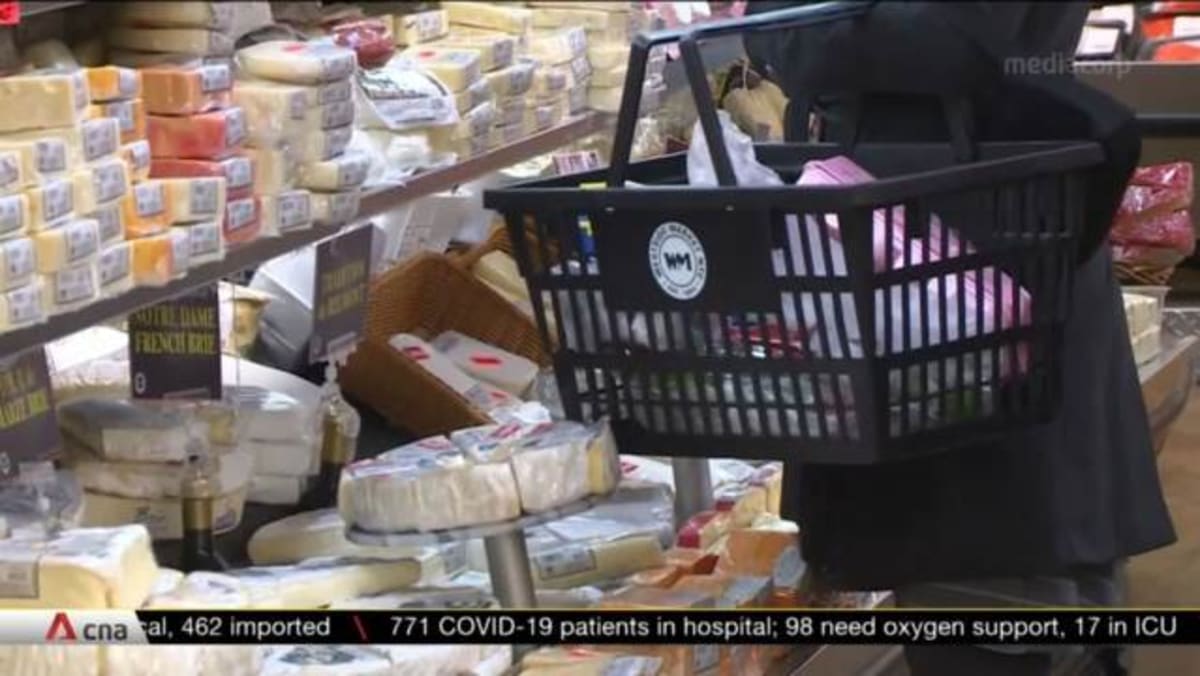 Cost of food soars as US inflation hits 40-year high | Video - CNA
