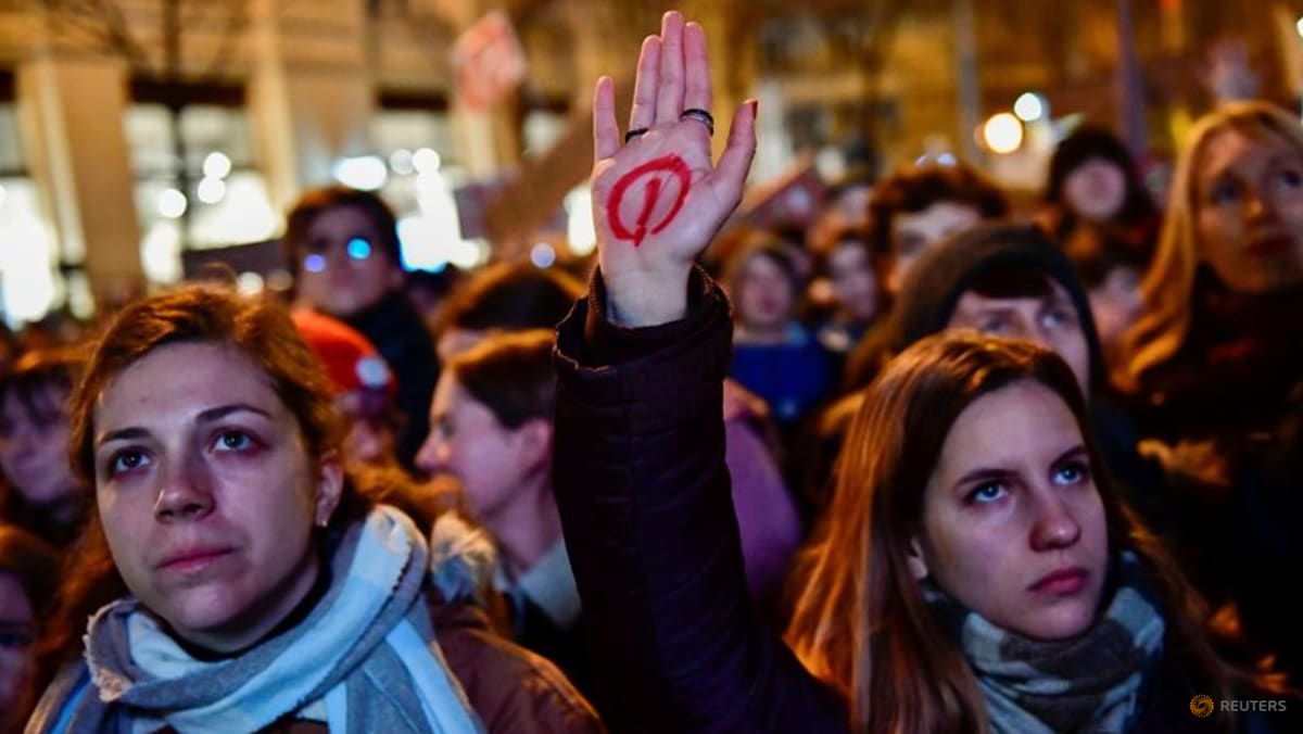 Students rally in Budapest protesting against teachers' dismissals - TODAY