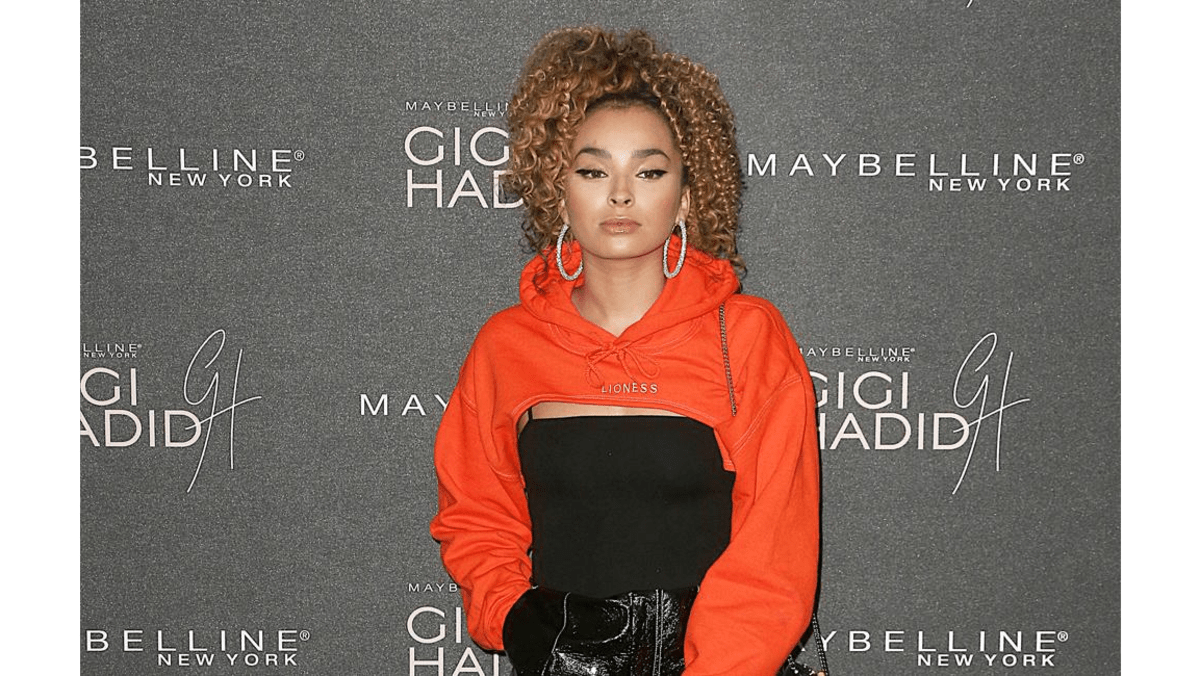 Ella Eyre's body confidence woes - 8days
