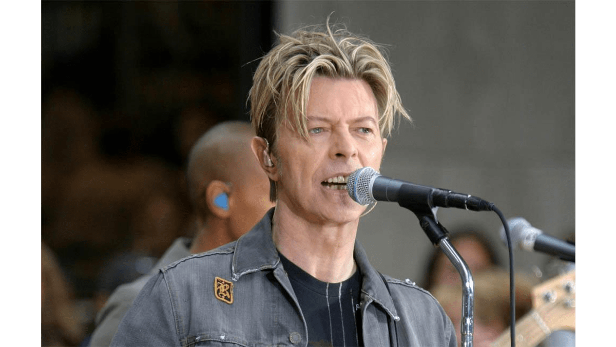 David Bowie is VR experience in the works - 8days