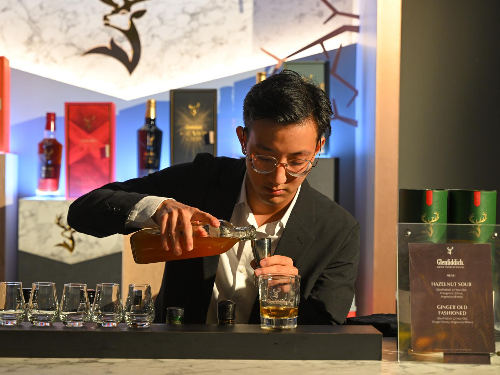 A meeting of great play and great taste: Whisky enthusiasts tee off at ...
