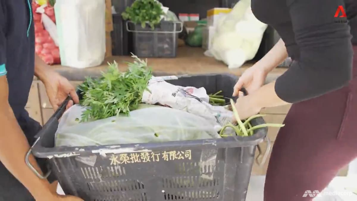 A peek at the illicit trade in smuggled vegetables in Singapore - CNA