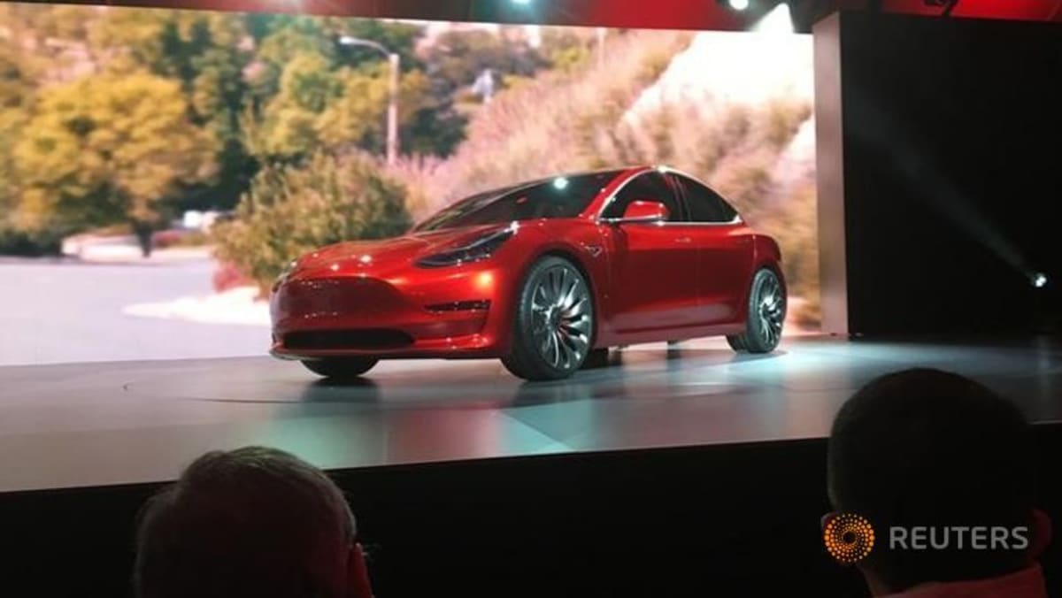 Kereta elektrik Tesla 3 mungkin dapat rebat maksimum $30,000 - BERITA ...