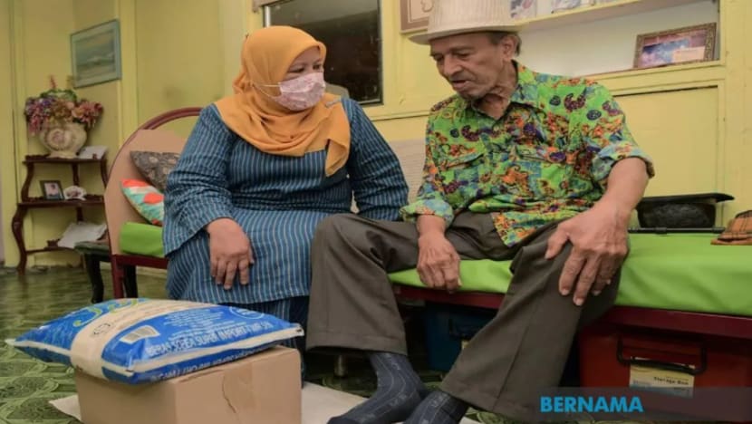 Mat Sentol masih sihat, keletah berlawak jenaka - BERITA Mediacorp
