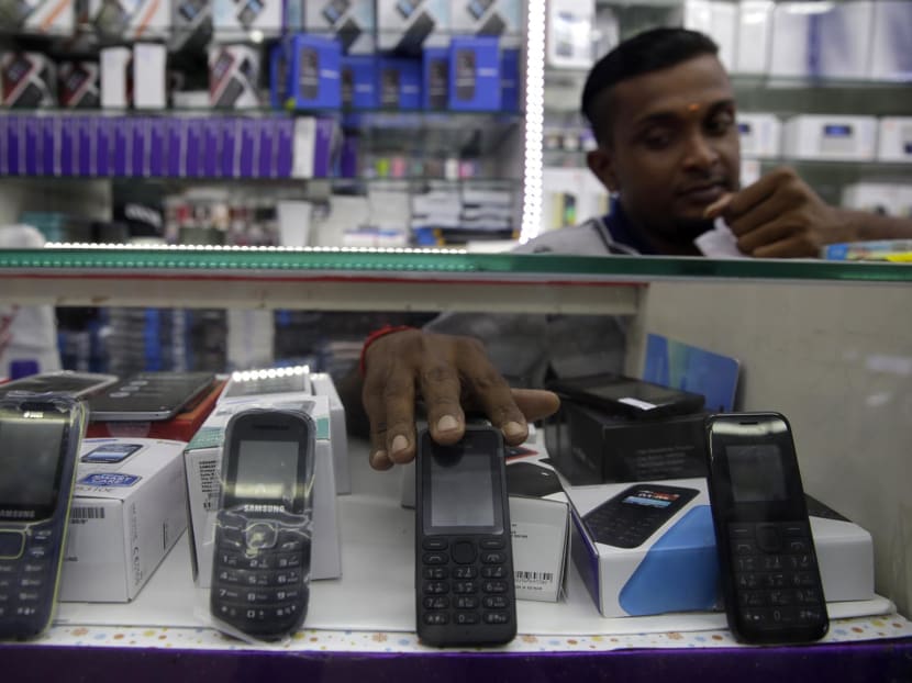 Sale of 2G mobile devices for local use to be banned from Jan 1 - TODAY