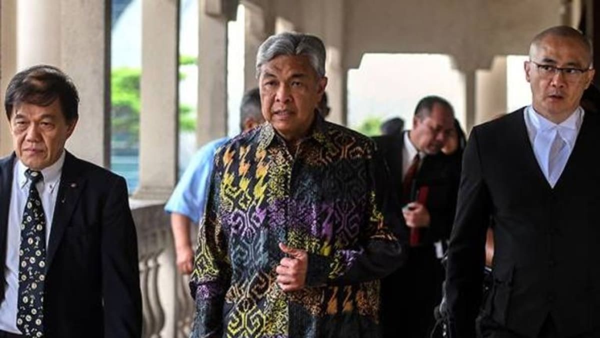 Ahmad Zahid didakwa sekali lagi atas tuduhan tambahan pecah amanah ... Ahmad Zahid didakwa sekali lagi atas tuduhan tambahan pecah amanah ...