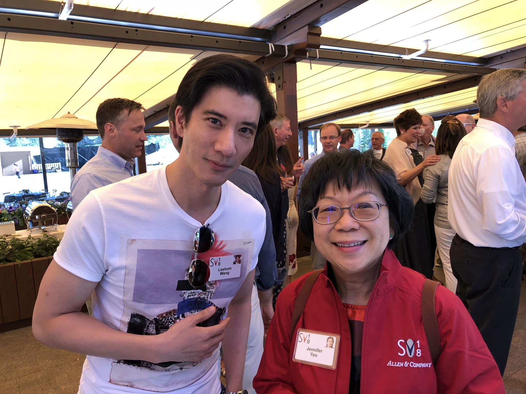 Wang Leehom Met Ex Minister George Yeo & His Family For A Meal In ...