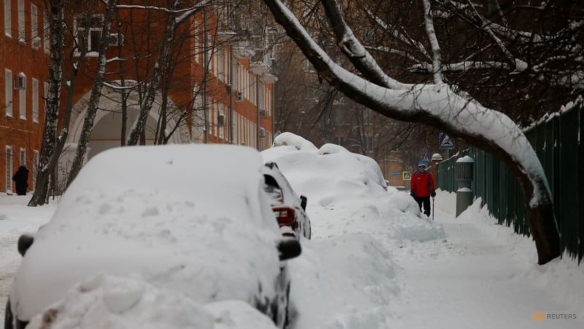 Blizzards sweep across Russia bringing massive snow falls - TODAY