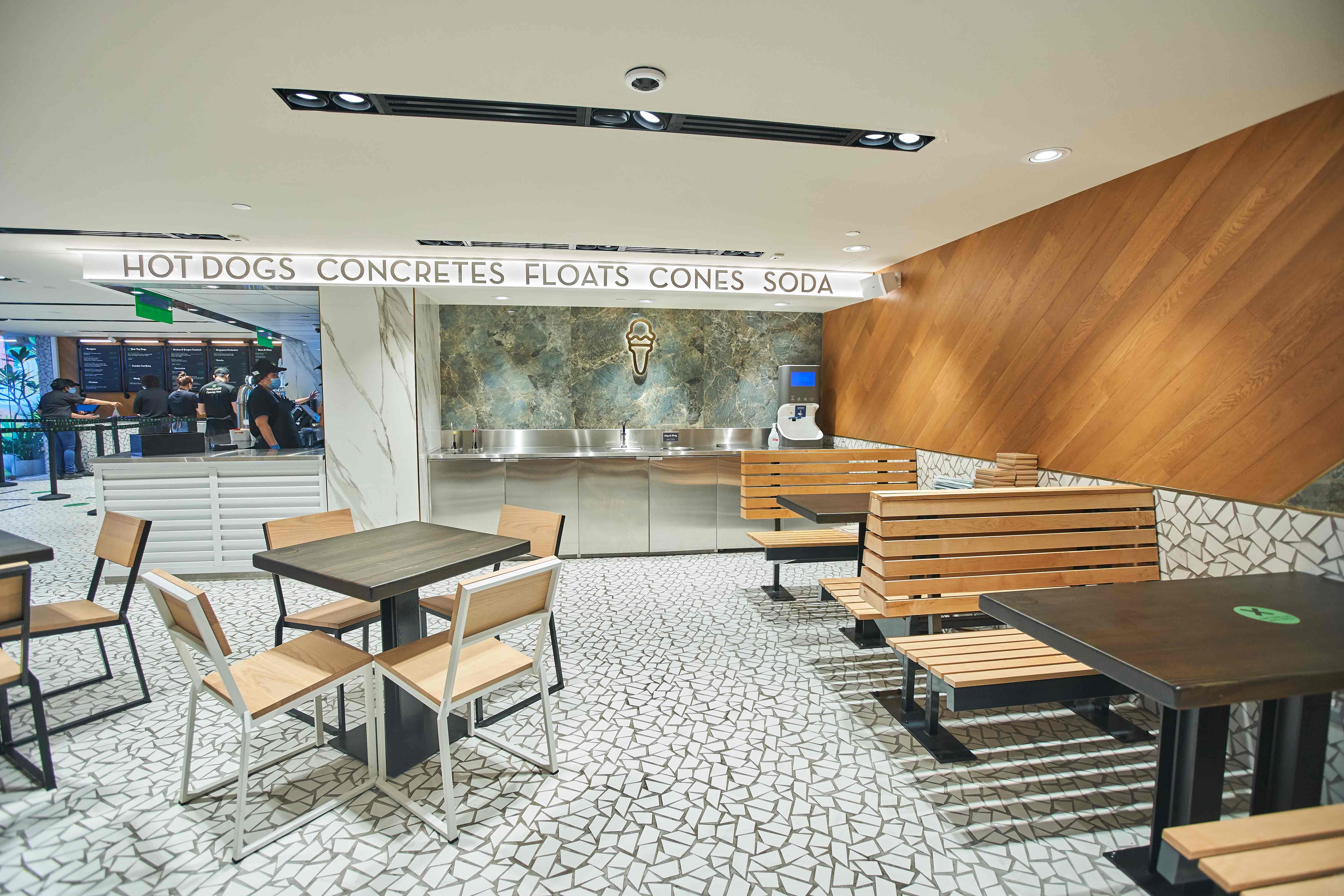 Shake Shack’s Orchard Rd Outlet Boasts Spore’s 1st Outdoor Kiosk ...