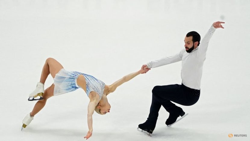 Figure skating-Cain-Gribble and LeDuc grab pairs lead at US ...