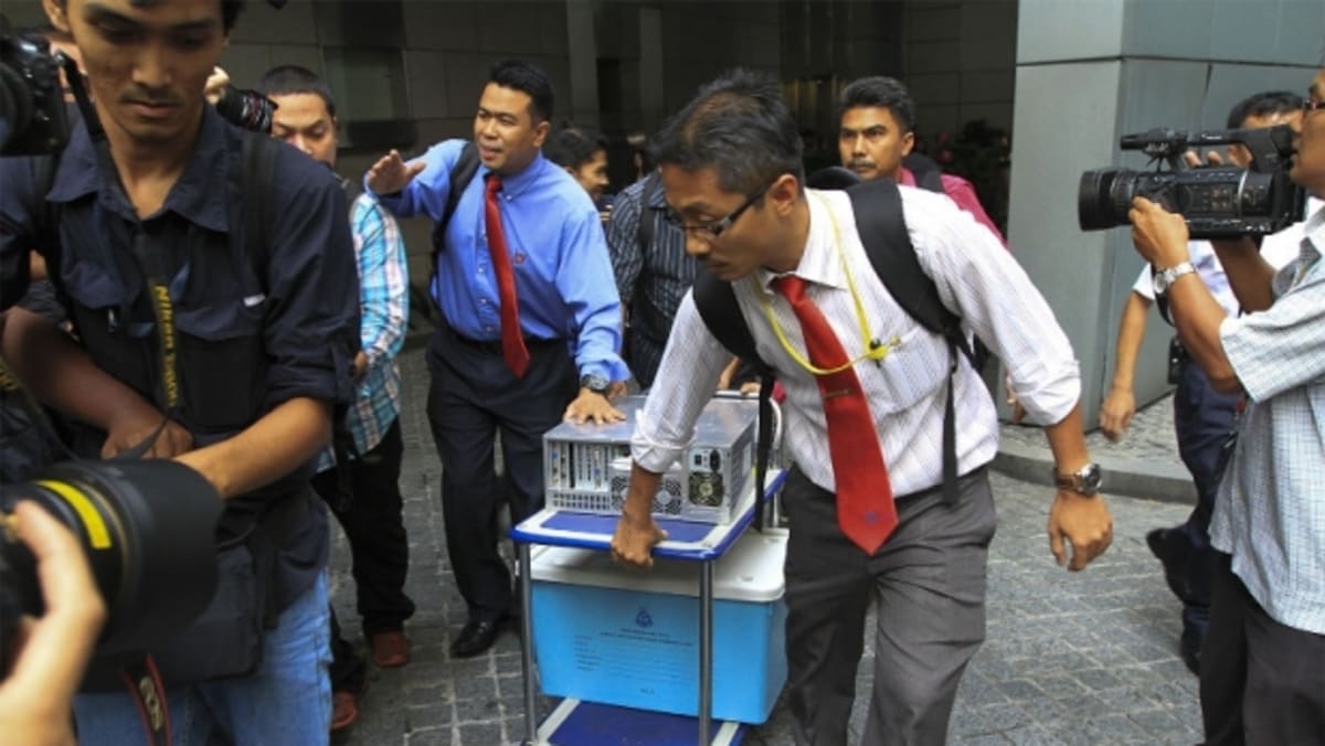 Cops raid MACC office, seize documents, prosecutor’s laptop - TODAY