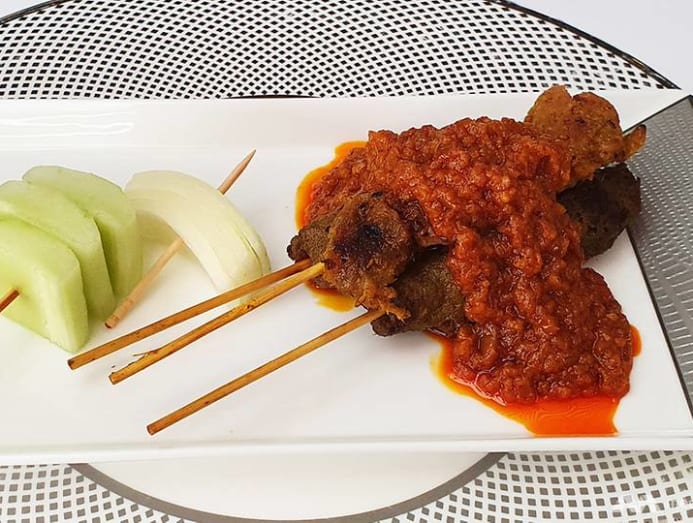 Come ‘fly’ with me: What it’s like on board SIA’s cable car dining ...