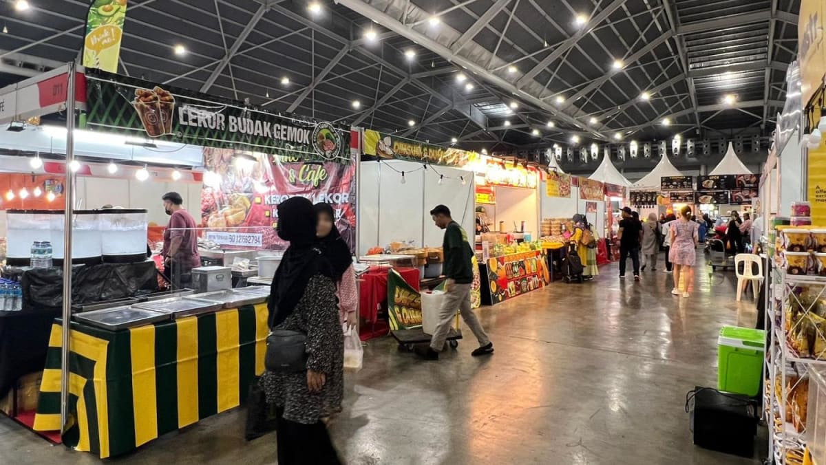 24 food stalls at Hari Raya Mega Sale 2023 fair suspended for operating ...