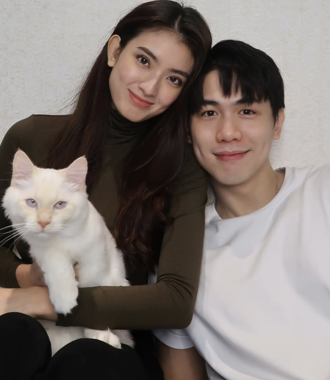 Hong Ling, 27, Who’s Never Been Outside Of Asia, Wants To Finish ...