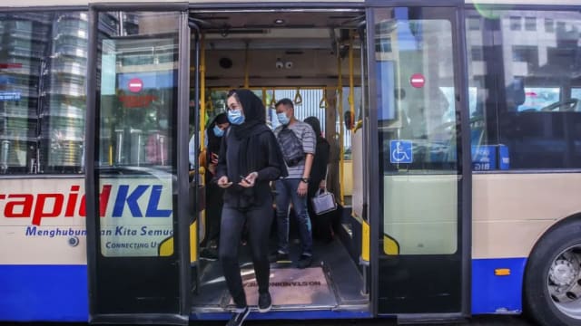 忧马国冠病疫情严重 三成中旅团取消访马 - 8world