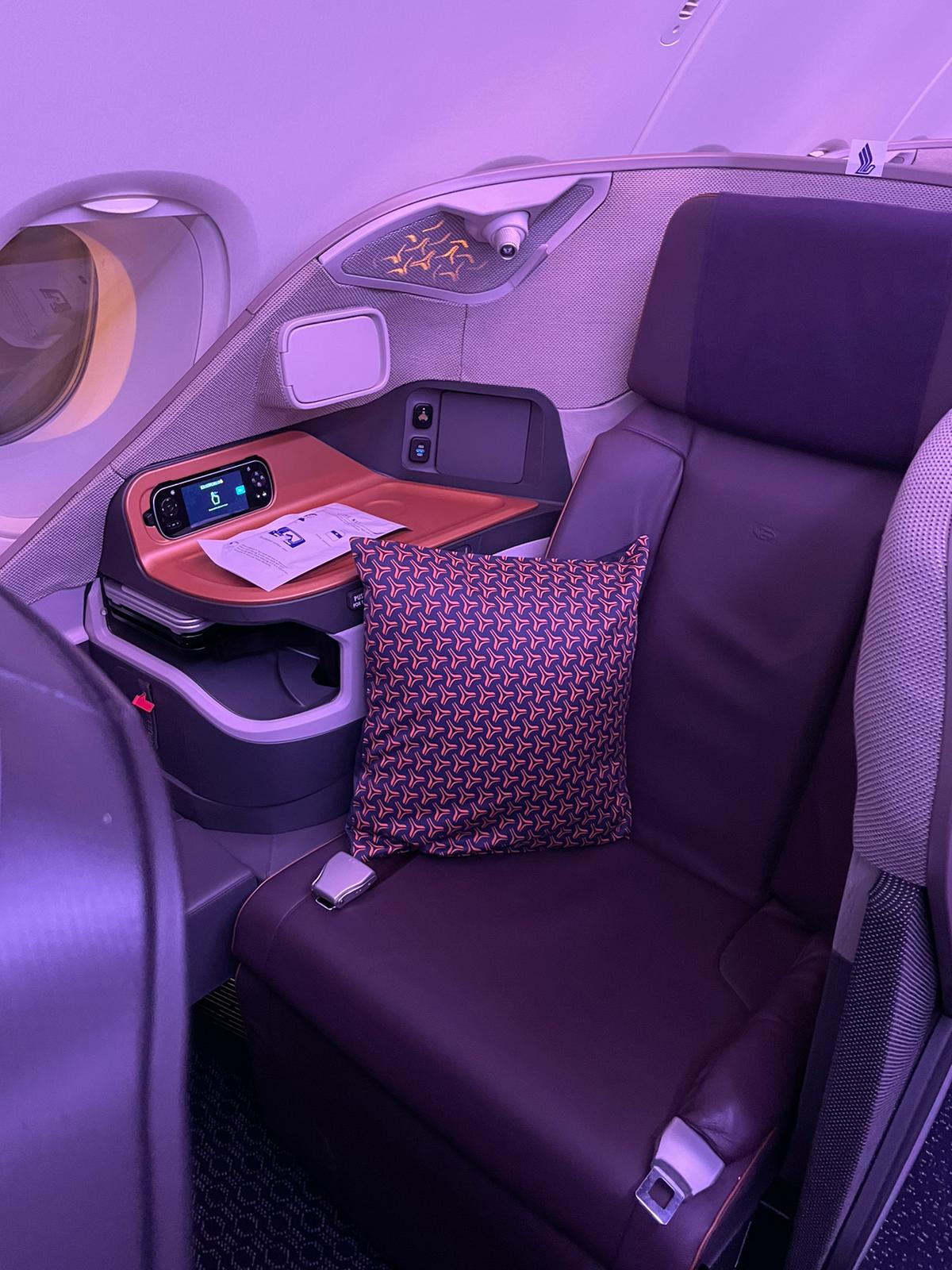 We Tried SIA’s A380 Restaurant's $321 Business Class Dining Experience ...