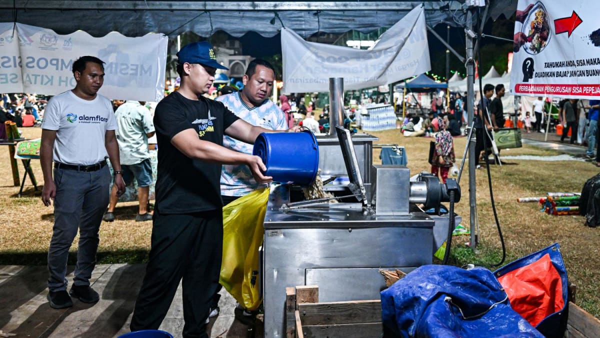 Malaysian state converts Ramadan food waste into fertiliser - TODAY