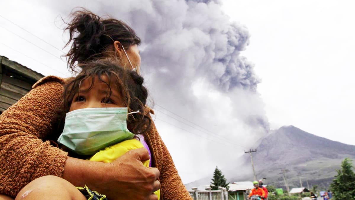 Hundreds evacuated as Sumatran volcano erupts - TODAY