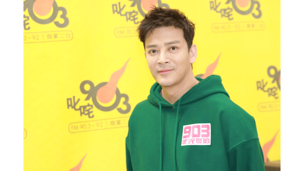 Daniel Chan eats take-out meals alone in Hong Kong - 8days