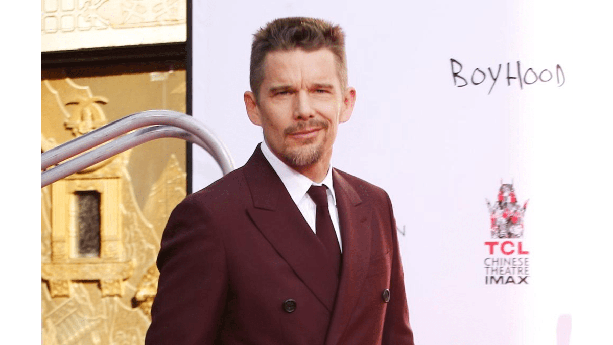 Ethan Hawke remembers 'gentle' Robin Williams - 8days