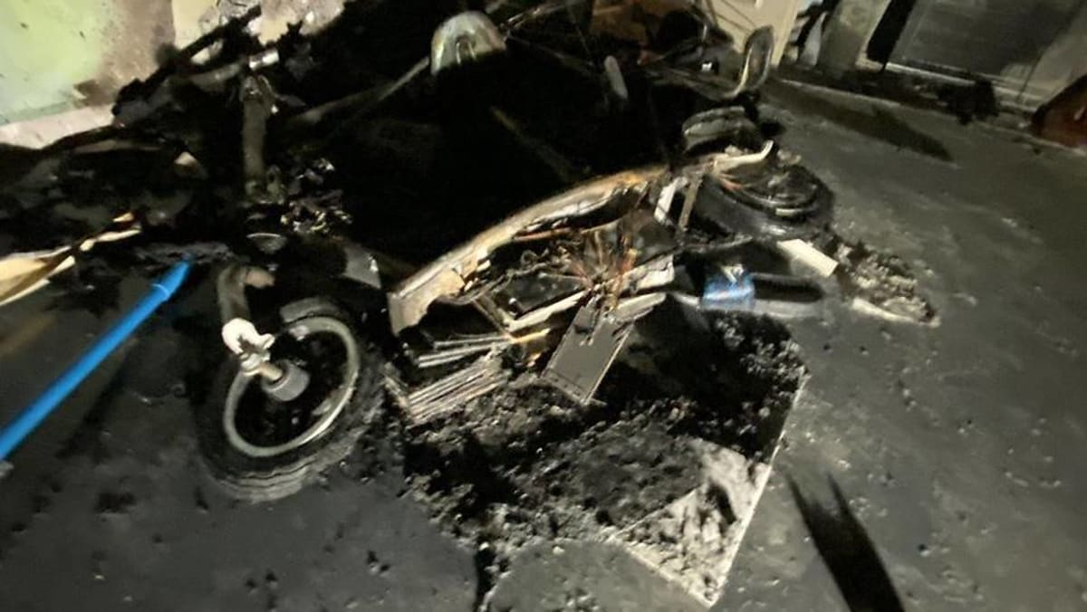 80 people evacuated from Sengkang HDB block after PMD catches fire - CNA