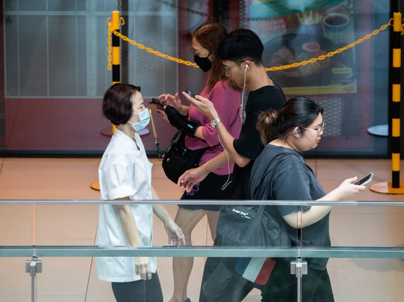 The Big Read in short: Why youths prefer texting to phone calls - TODAY