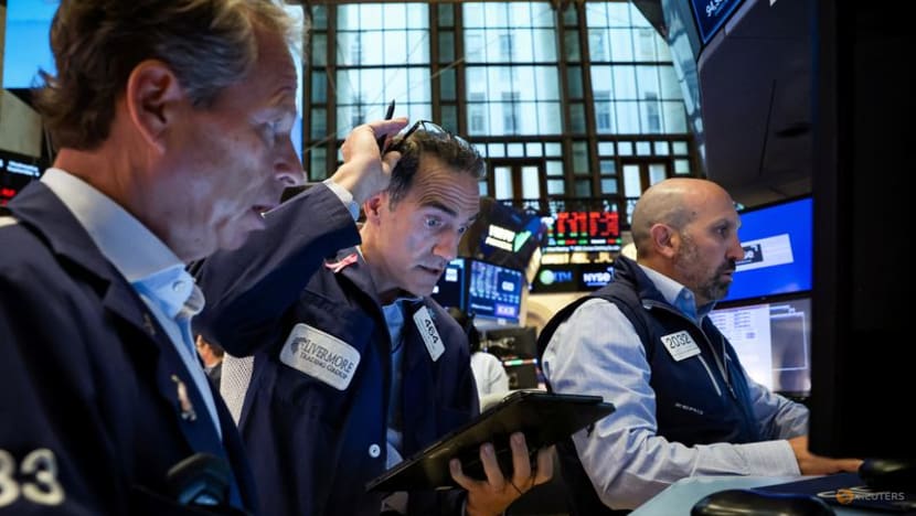S&P 500, Nasdaq lose steam, Dow nabs closing record, gold hits all-time high - CNA