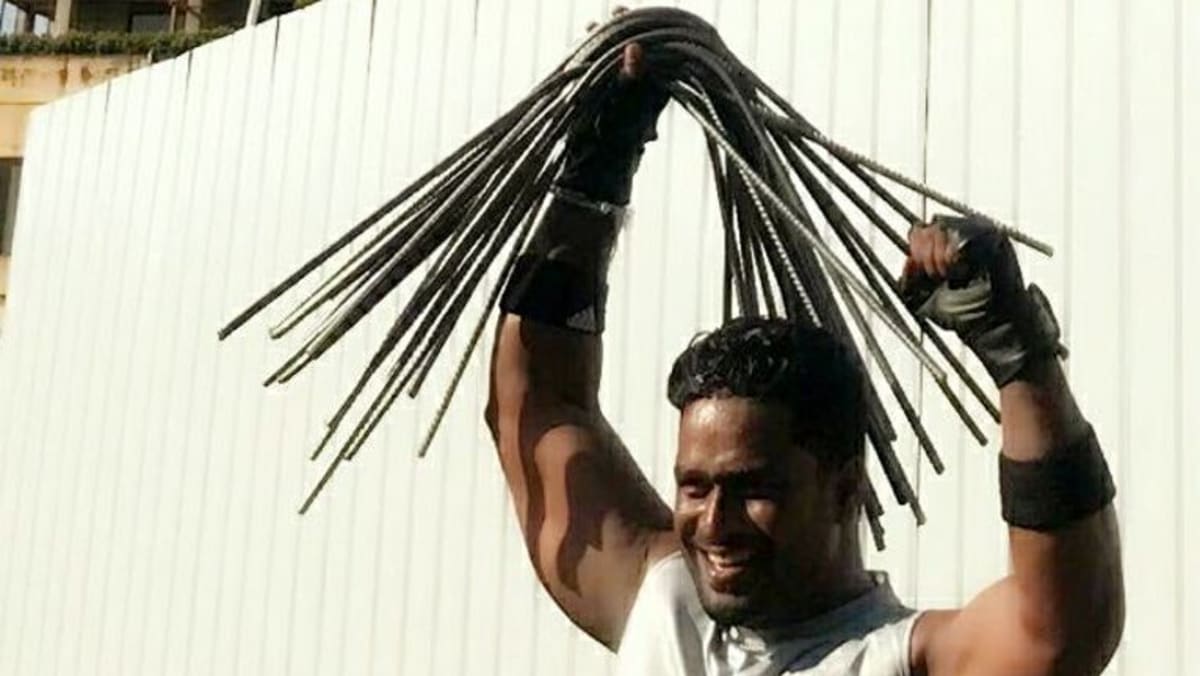 Lelaki ini pecah Rekod Dunia Guinness, bengkok batang besi paling ...