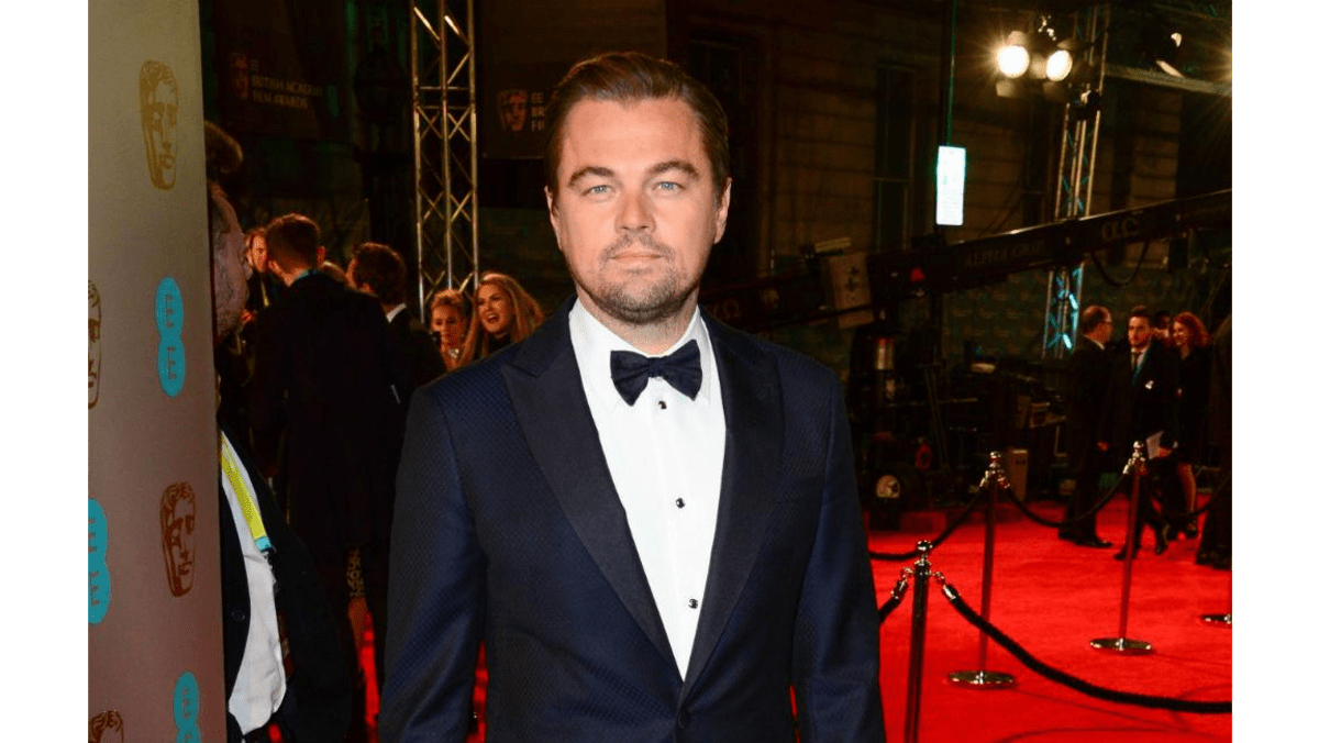 Leonardo DiCaprio 'to fly commercial to his foundation's gala' - 8days