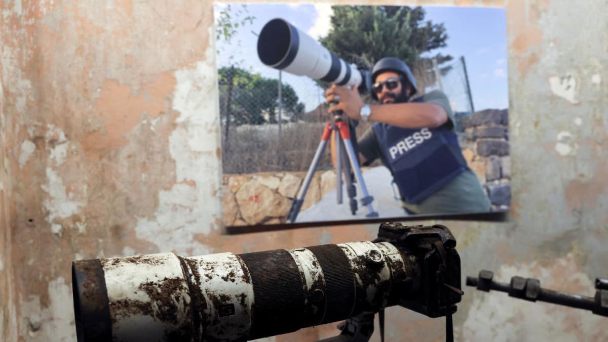 Israeli tank fire killed Reuters journalist Issam Abdallah in Lebanon ...