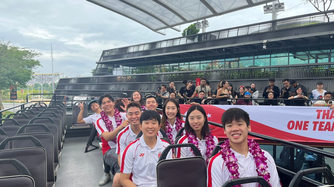 【相册】本地粉丝聚集五大欢呼点 为奥运健儿欢呼打气 - 8world