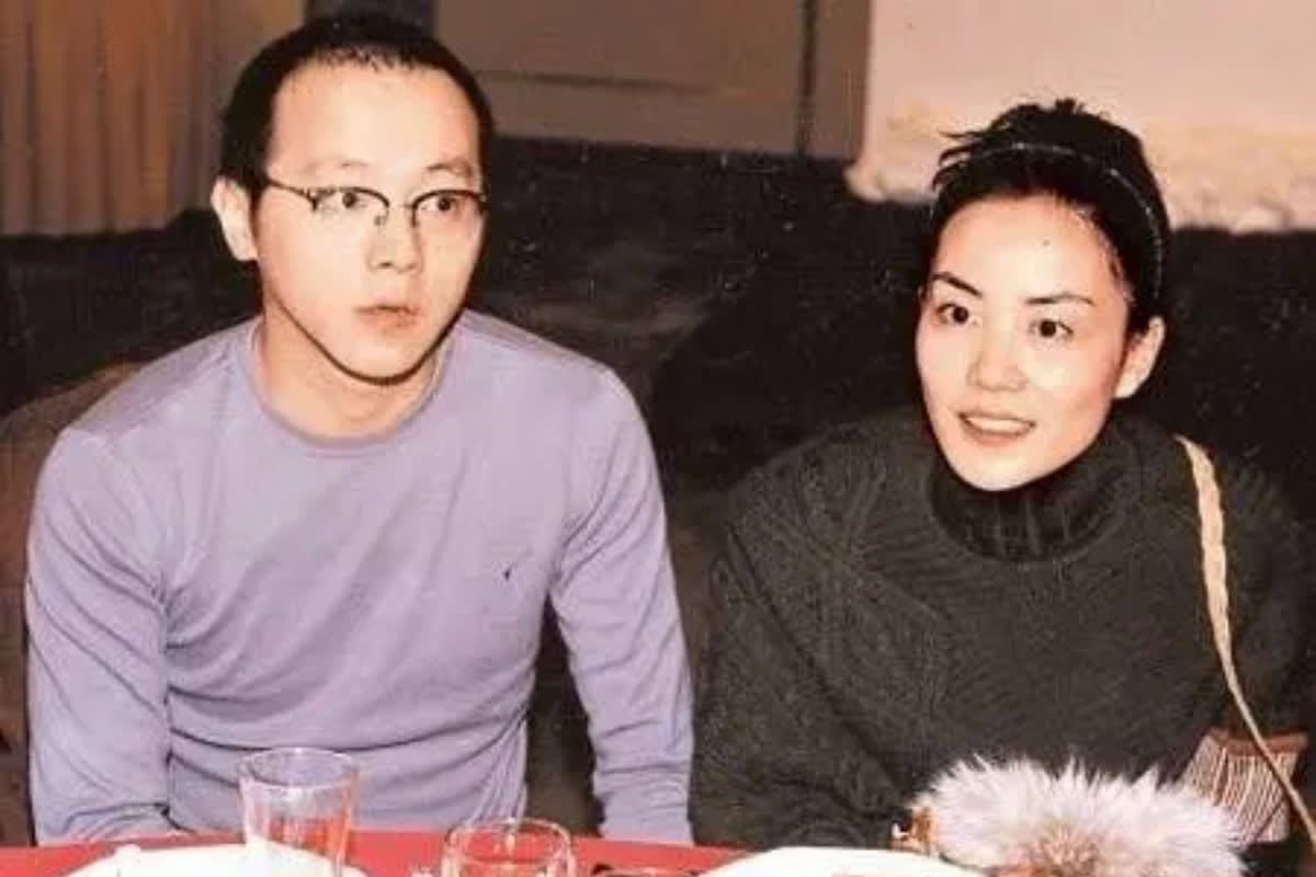 “Faye Wong Is So Rich, Why Doesn't She Help Him?” New Pic Of Singer’s ...