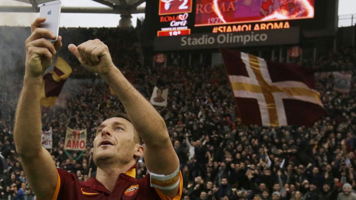 Is Francesco Totti really retiring? Roma and Italy legend remains tight ...