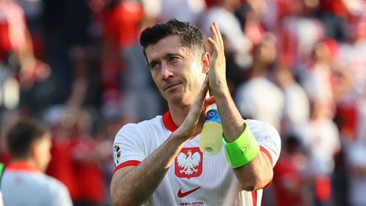 Lewandowski says he wants to play for Poland beyond Euro 2024 - CNA