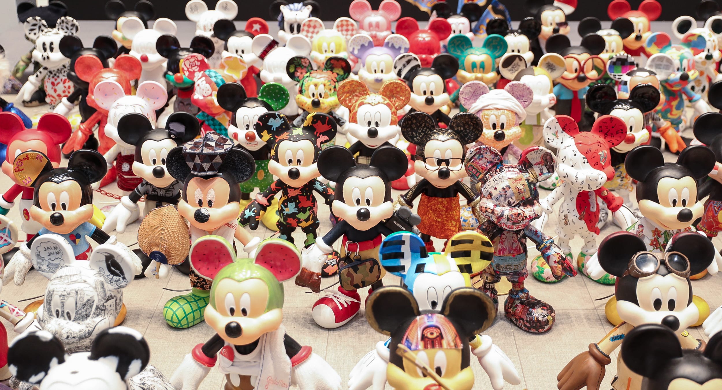 How Did Li Nanxing, Felicia Chin & Chantalle Ng Give Mickey Mouse A ...