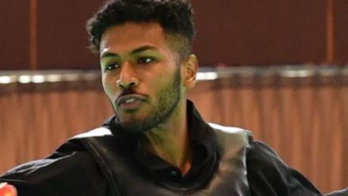 Pesilat negara Sheik Ferdous didenda S$8,000 kerana pandu dalam keadaan ...