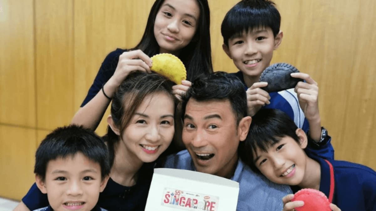 Darren Lim, Who Has 4 Kids With Wife Evelyn Tan, Says He Has Started To Worry About His 18-Year ...