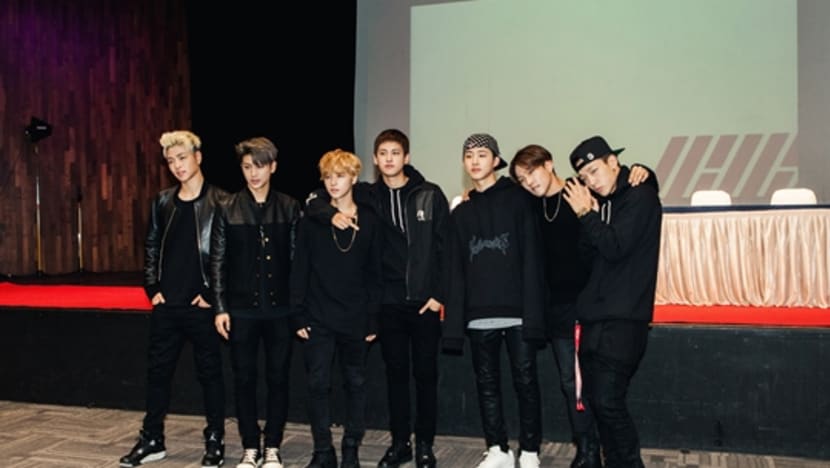 Fans Show Tears at iKON′s First Fan Meeting - 8days