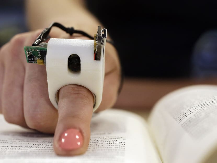 MIT finger device reads to the blind in real time - TODAY