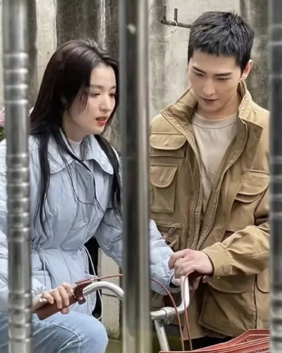 Chinese Actress Wang Churan Snapped Visiting Chinese Actor Yang Yang At A Shanghai Hotel 3