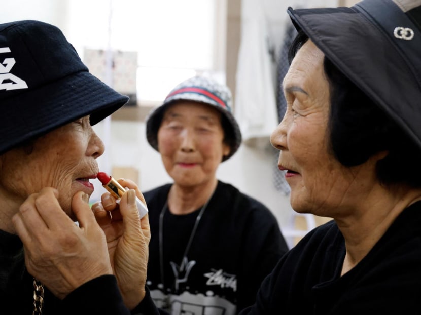 Down on the farm, South Korean granny rappers drop the beat - TODAY