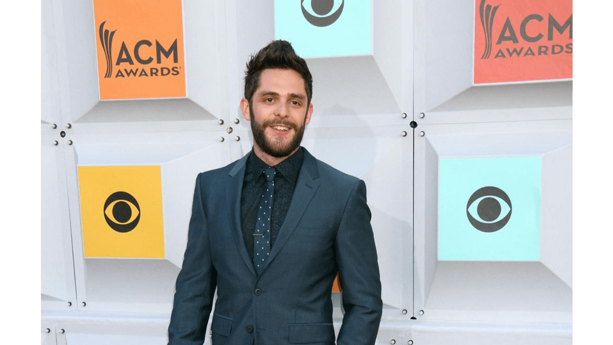 Thomas Rhett confirms Selena Gomez duet - 8days