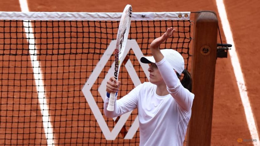 Sinner, Swiatek take contrasting routes to French Open quarters - CNA
