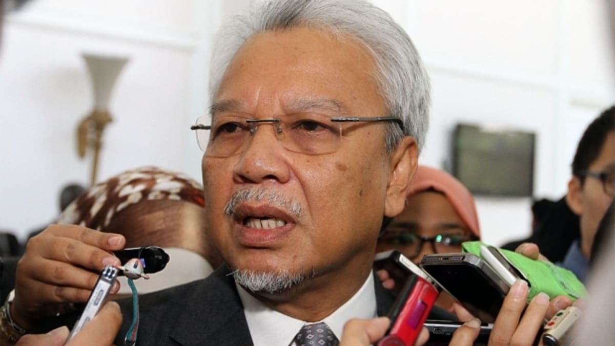 Malaysian ringgit could plunge to 1998 levels if 1MDB debt unpaid ...