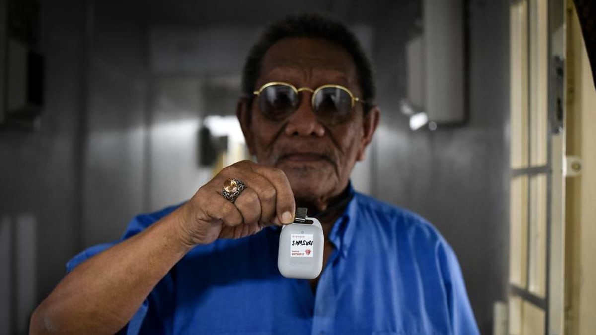COVID-19: Vulnerable seniors to receive first batch of TraceTogether ...
