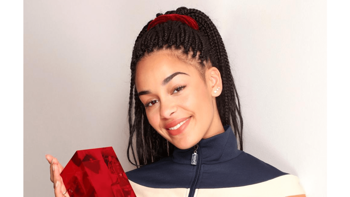 Jorja Smith wins 2018 BRITs Critics' Choice Award - 8days