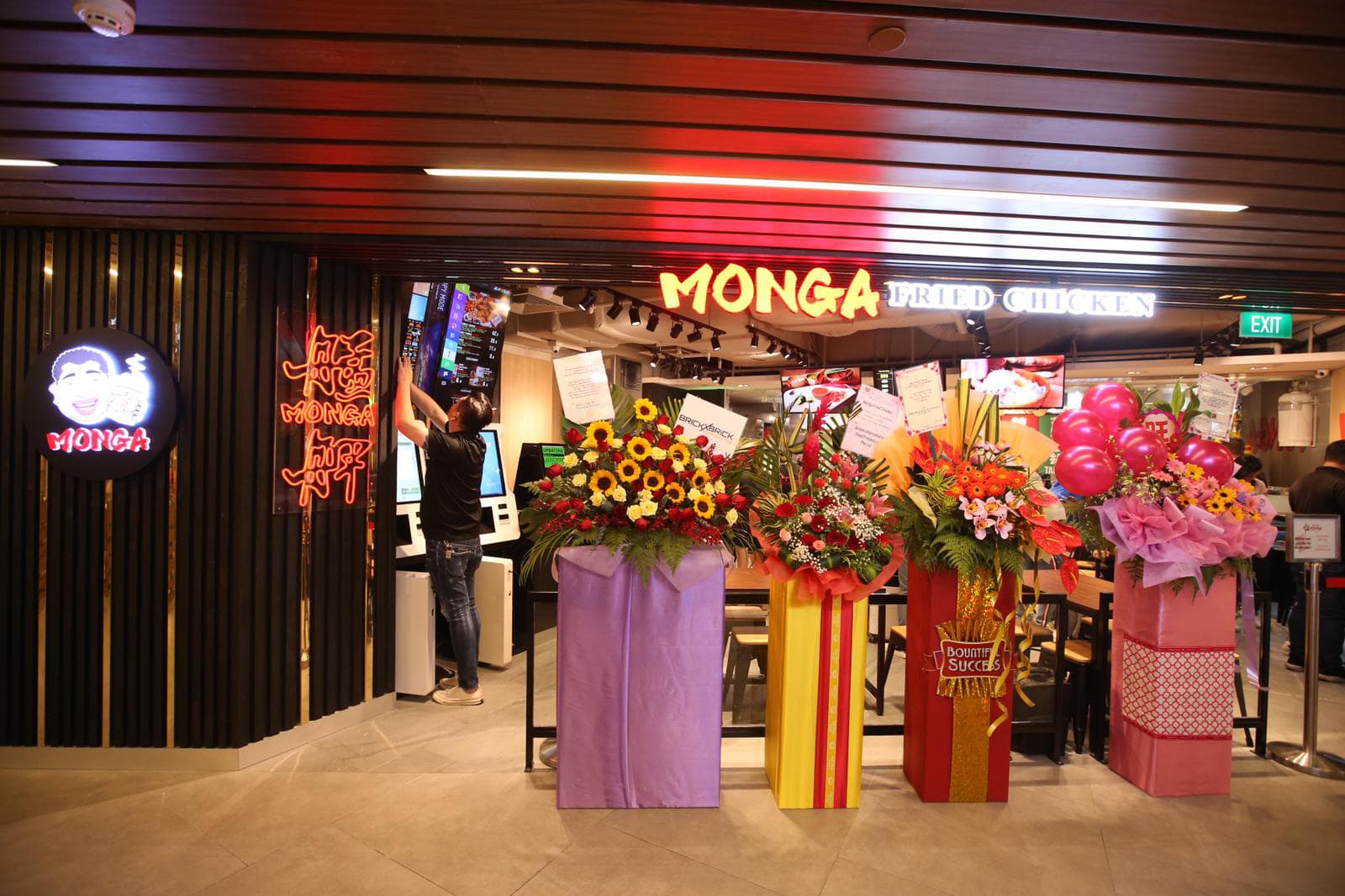 First Look At Monga’s New Dine-In Outlet With Fried ‘Hainanese Chicken ...