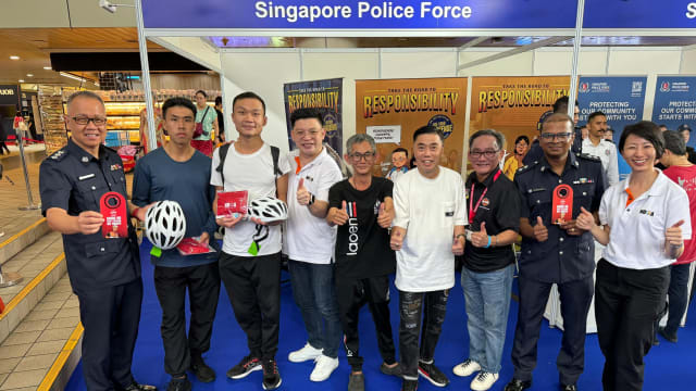 全国配送人员协会免费送500顶安全帽给送餐员与送货员 - 8world