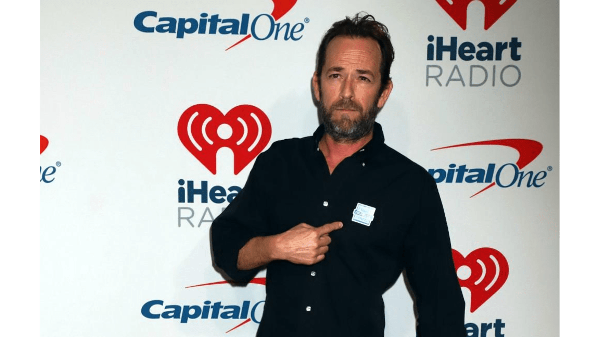 Riverdale pays tribute to Luke Perry - 8days