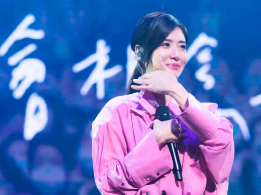 Tarcy Su’s Fans Take Out Bus Ads To Celebrate Her 50th Birthday - TODAY